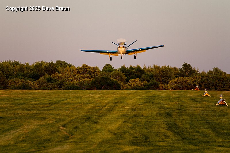 Photos D4835/Flights and Pictures/Other Flights/Chip in flight by Dave ...