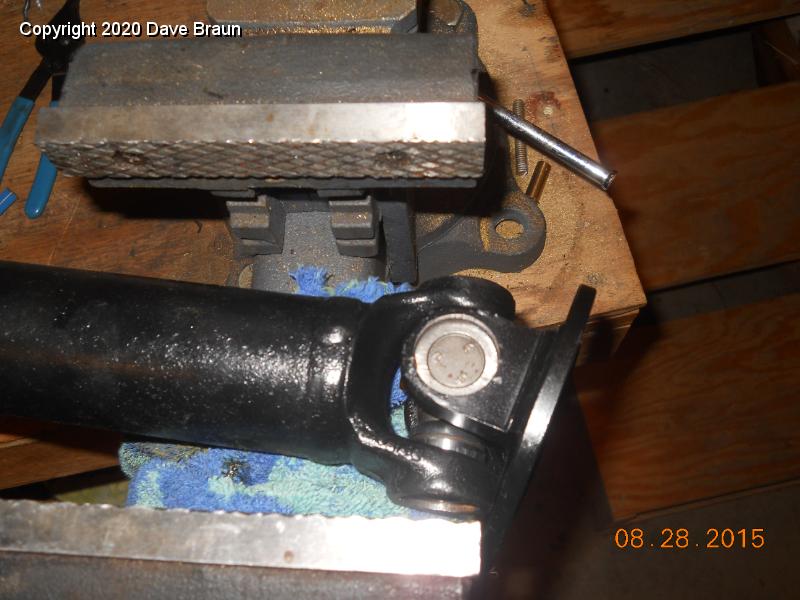 Spitfire1974/Restoration/Prop shaft/Install U-Joint (2)